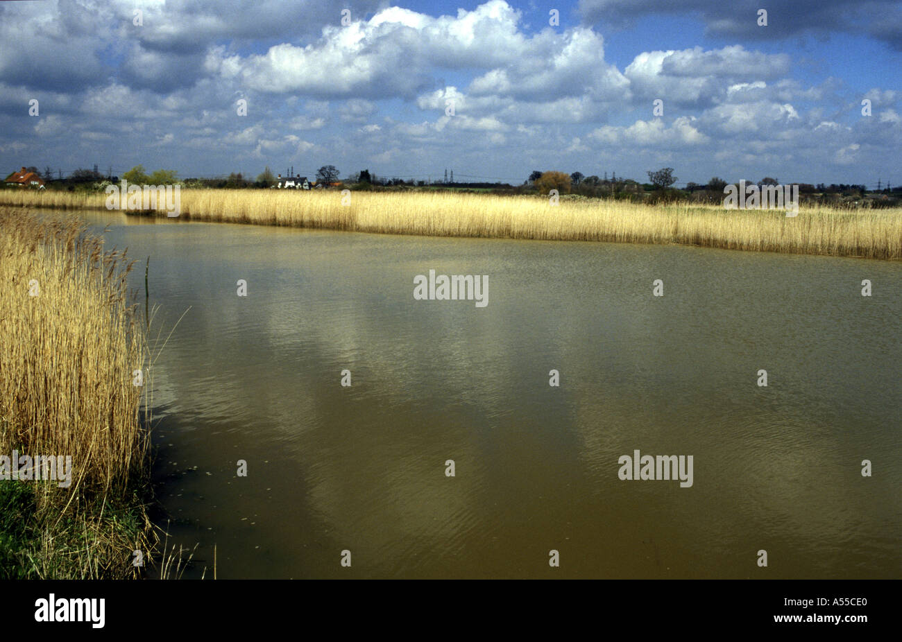 RIVER ALDE LOOKING TOWARDS SNAPE SUFFOLK ENGLAND Stock Photo - Alamy