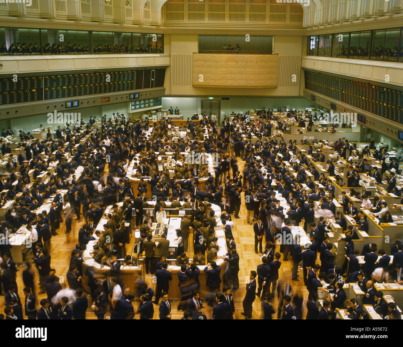 Tokyo stock exchange crowded hi-res stock photography and images - Alamy