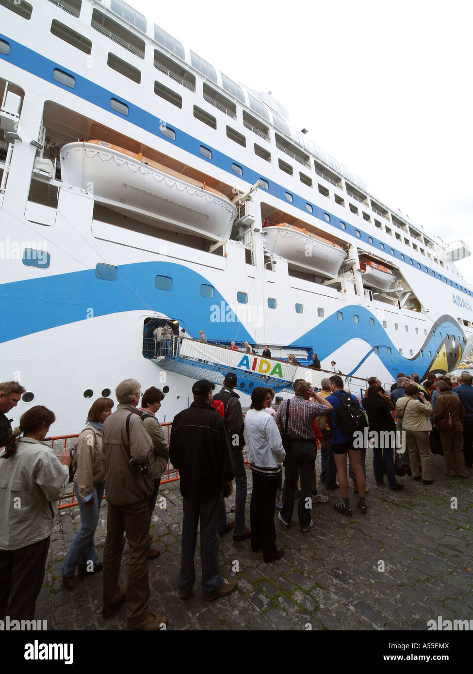 cruising ship, tourists boarding Stock Photo - Alamy