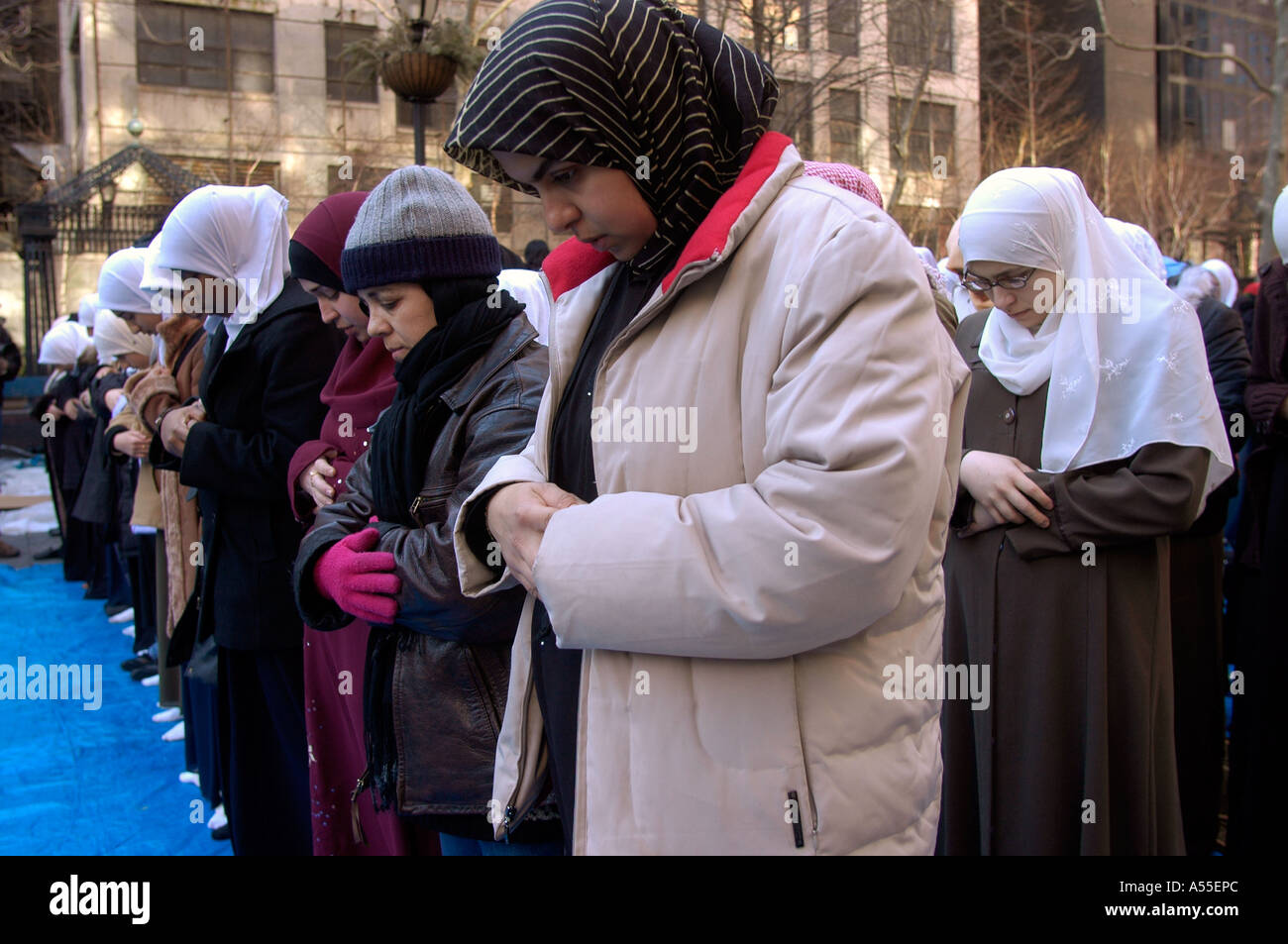 Muslim noon prayer hi-res stock photography and images - Alamy
