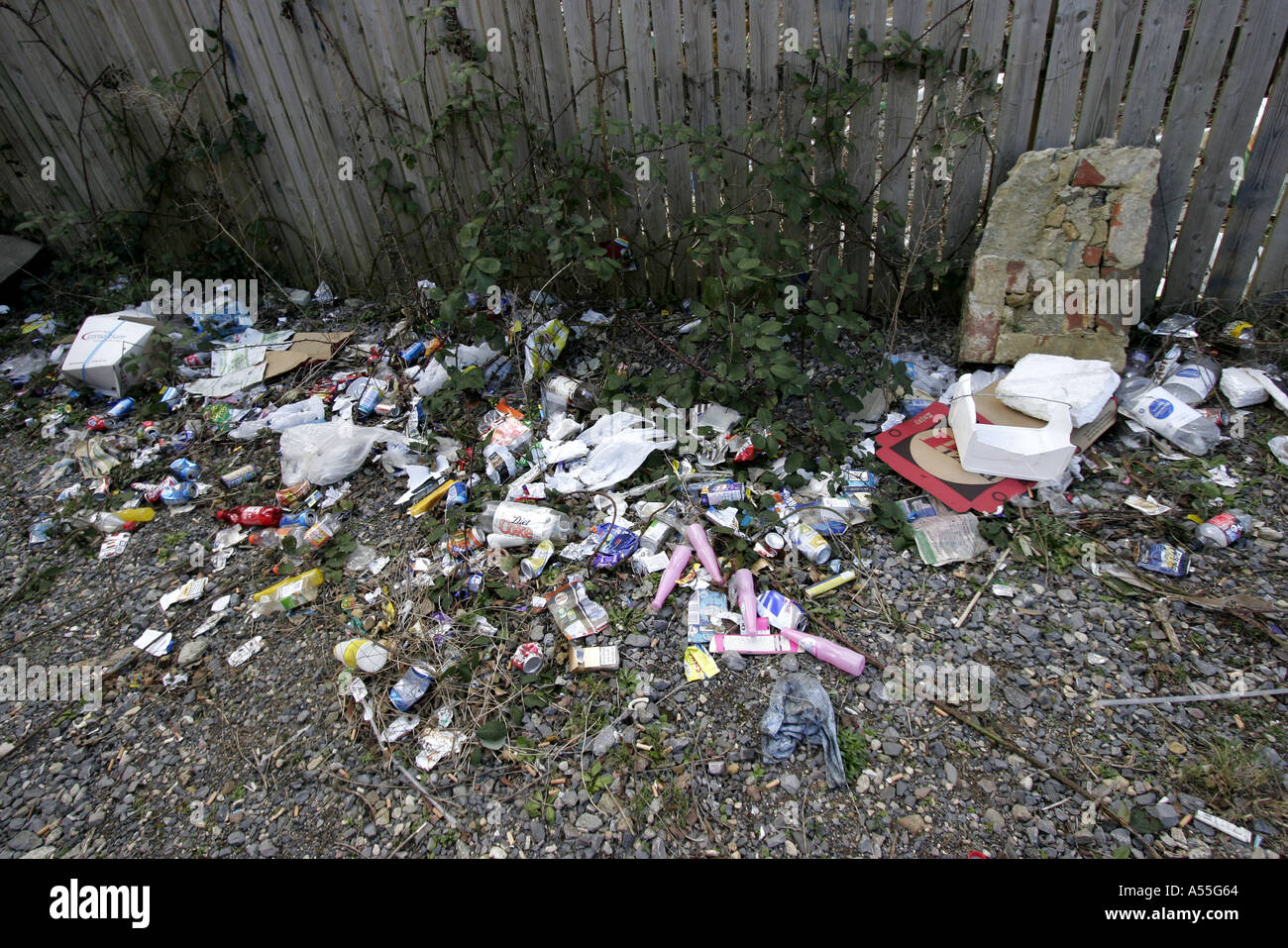 Litter uk wide hi-res stock photography and images - Alamy