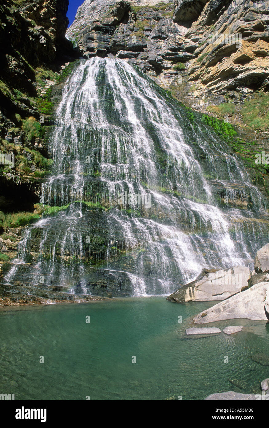 Cola de caballo waterfall hi-res stock photography and images - Alamy