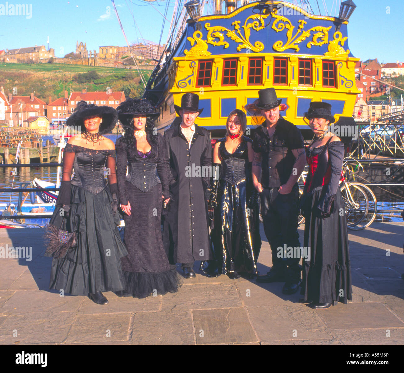 Whitby goths hi-res stock photography and images - Alamy