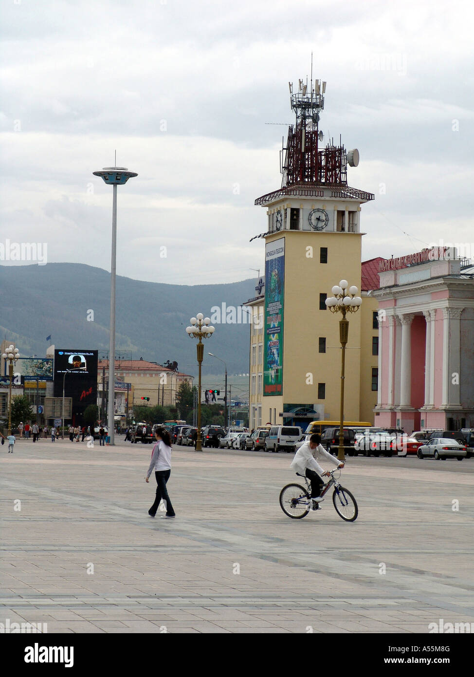 Country square hi-res stock photography and images - Alamy