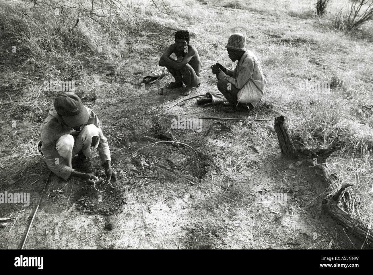 Bushmen hunting bow arrow bushman hi-res stock photography and images ...