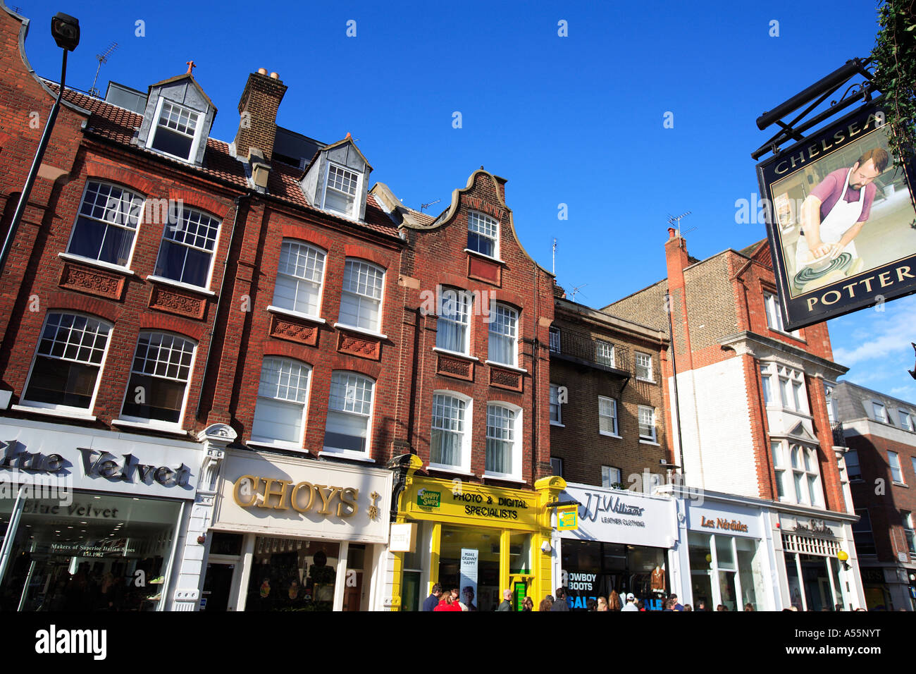 Chelsea potter pub hi-res stock photography and images - Alamy