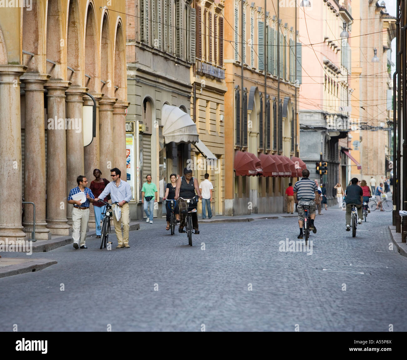 Modena streets hi-res stock photography and images - Alamy