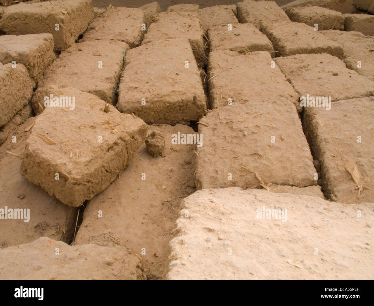Adobe brick hi-res stock photography and images - Alamy
