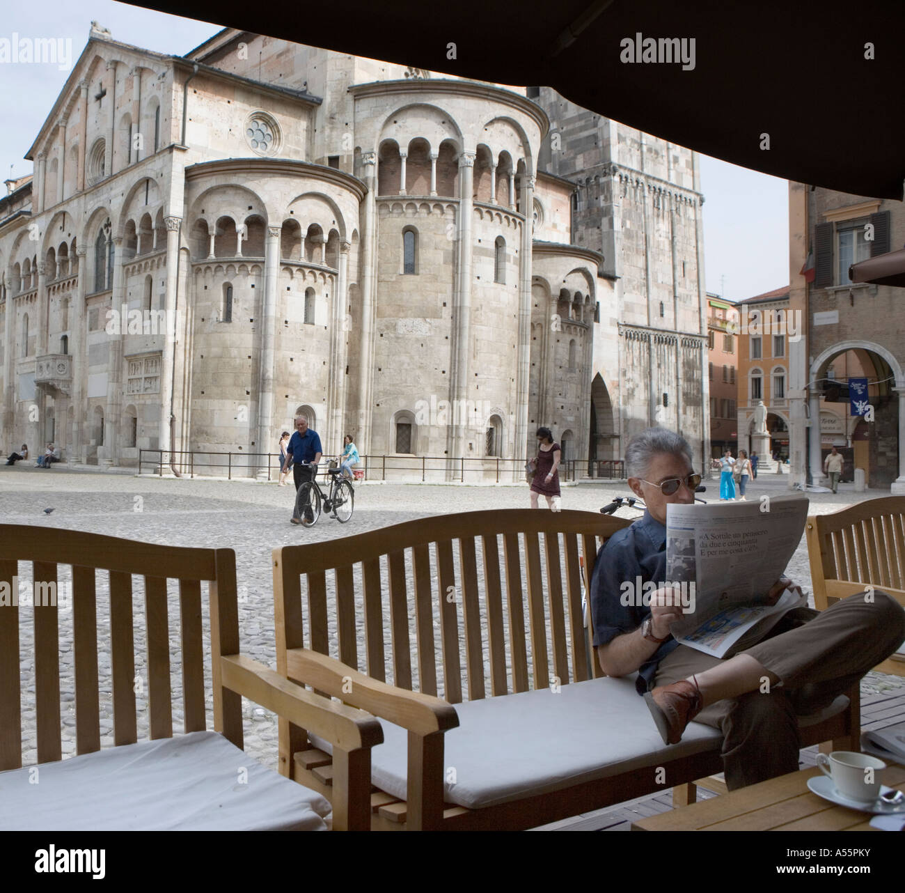 Bar next to Modena Duomo Modena Emilia Romagna Italy Stock Photo - Alamy