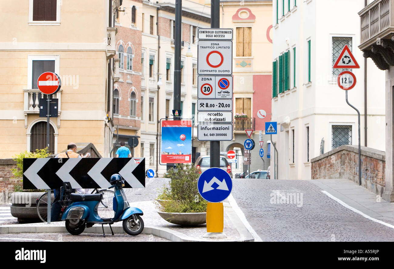 Italy limited traffic zone hi-res stock photography and images - Alamy