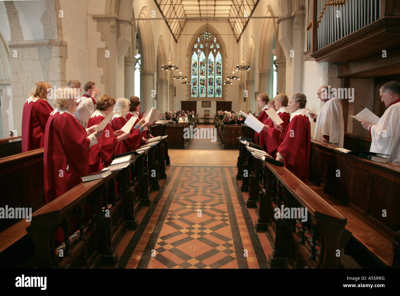 Singing hymn church england hi-res stock photography and images - Alamy