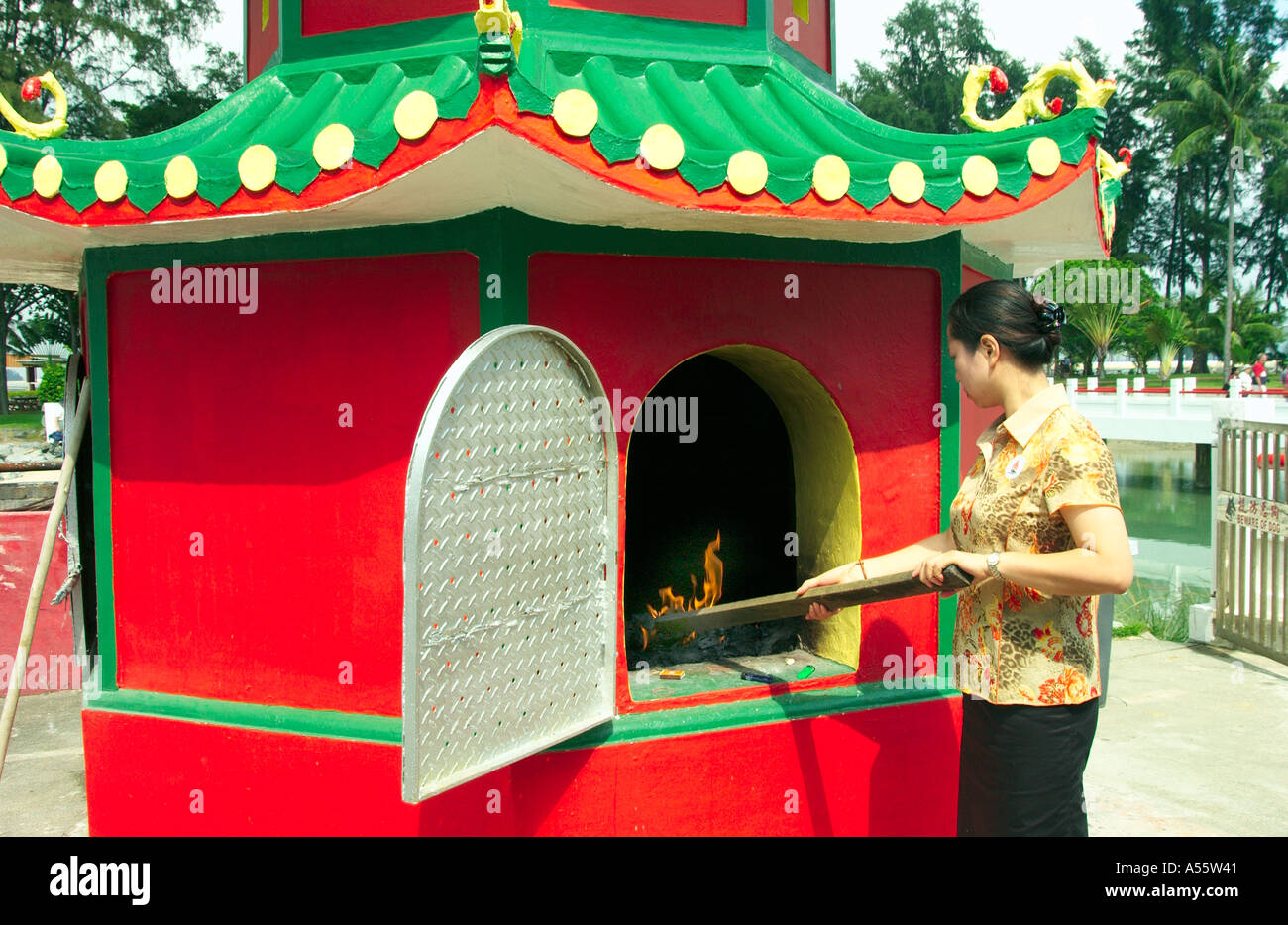Worshippers a the Da Ba Gong Temple on Kusu Island in Singapore Harbour ...