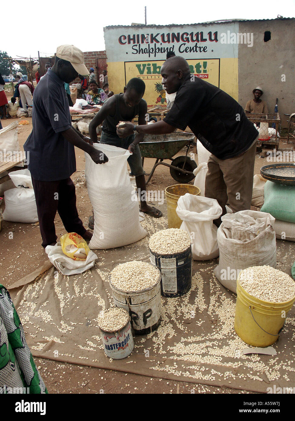 Painet is1774 zambia selling corn outdoor market chongwe country ...