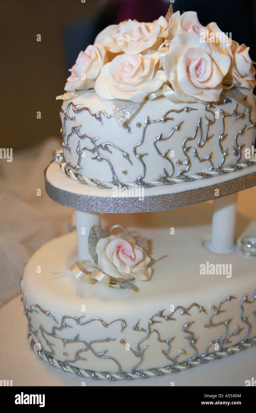 Civil marriage cake hi-res stock photography and images - Alamy