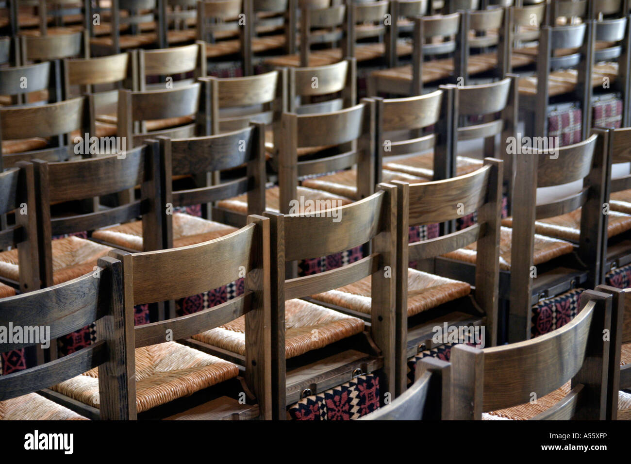 empty seats in a cathedral Stock Photo - Alamy
