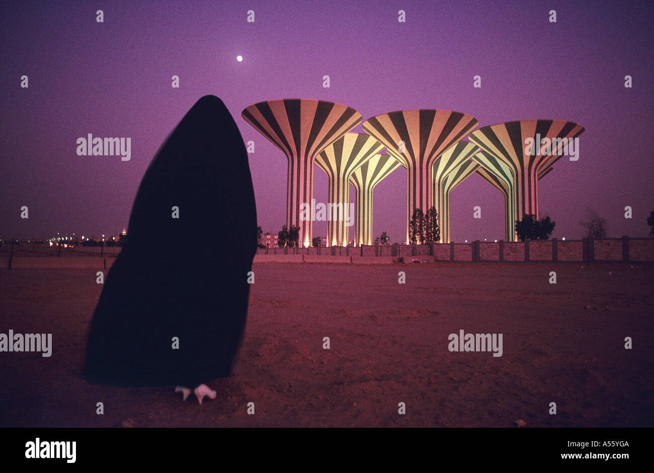 Kuwait oil hi-res stock photography and images - Alamy