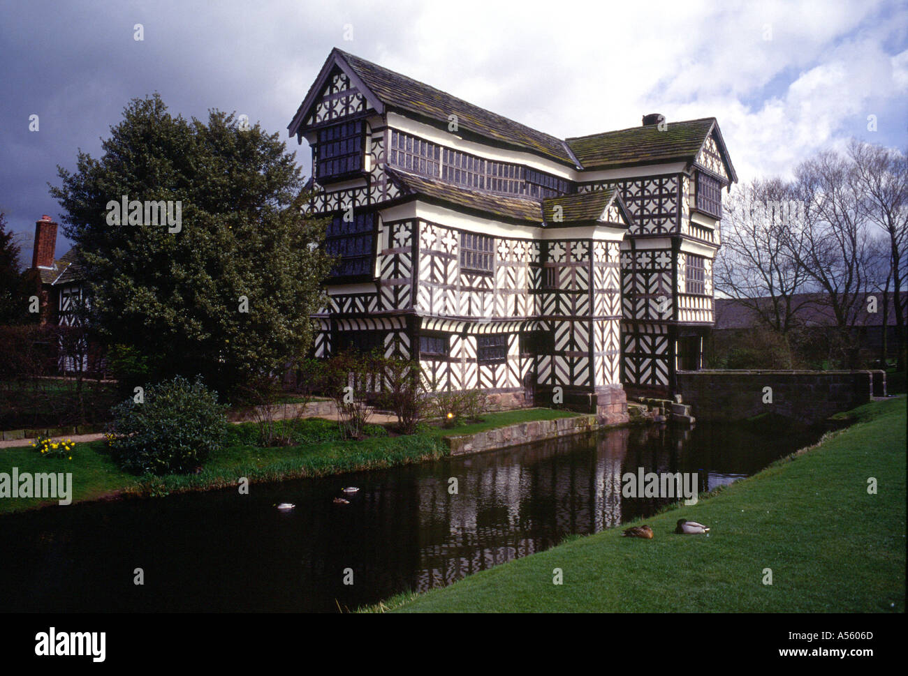 Moreton hall hi-res stock photography and images - Alamy