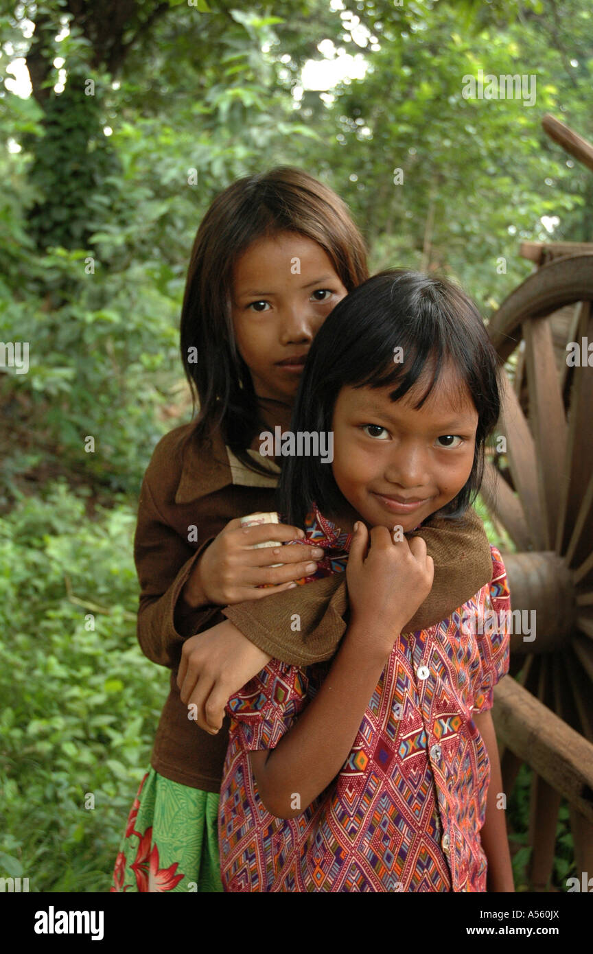 Country girls hi-res stock photography and images - Alamy