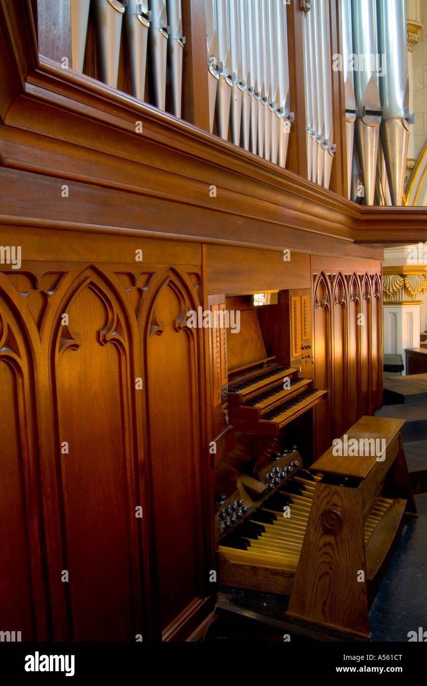 Organ pipes keyboard hi-res stock photography and images - Alamy