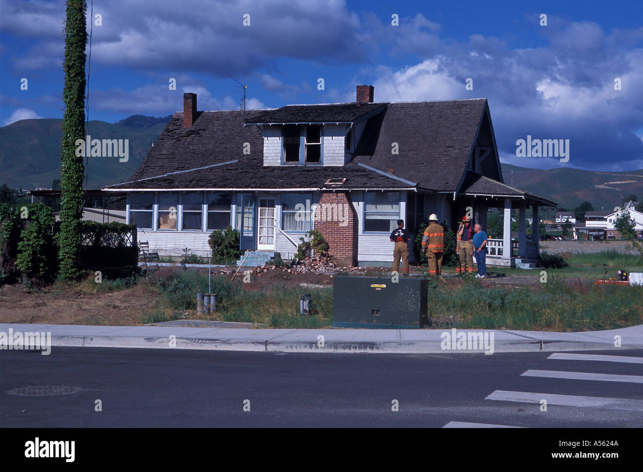 House being used for fire training Stock Photo - Alamy