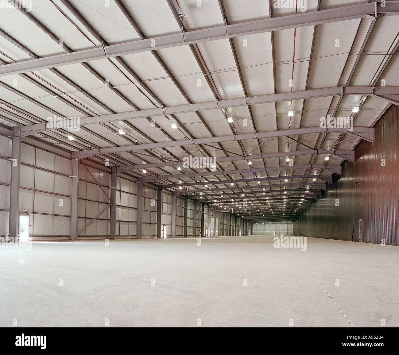 Warehouse to let hi-res stock photography and images - Alamy