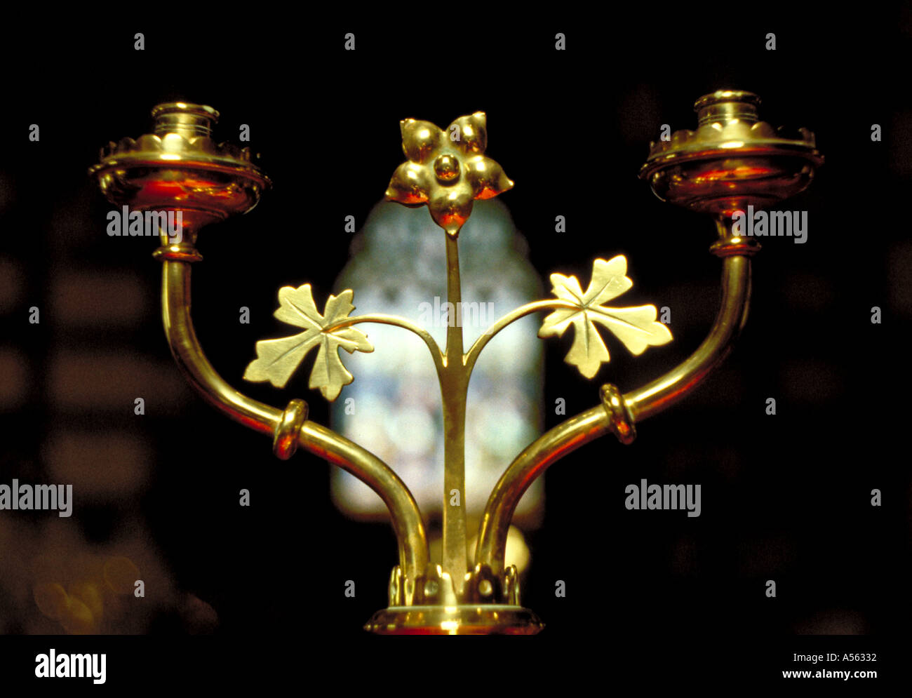 Gold church candlesticks hi-res stock photography and images - Alamy