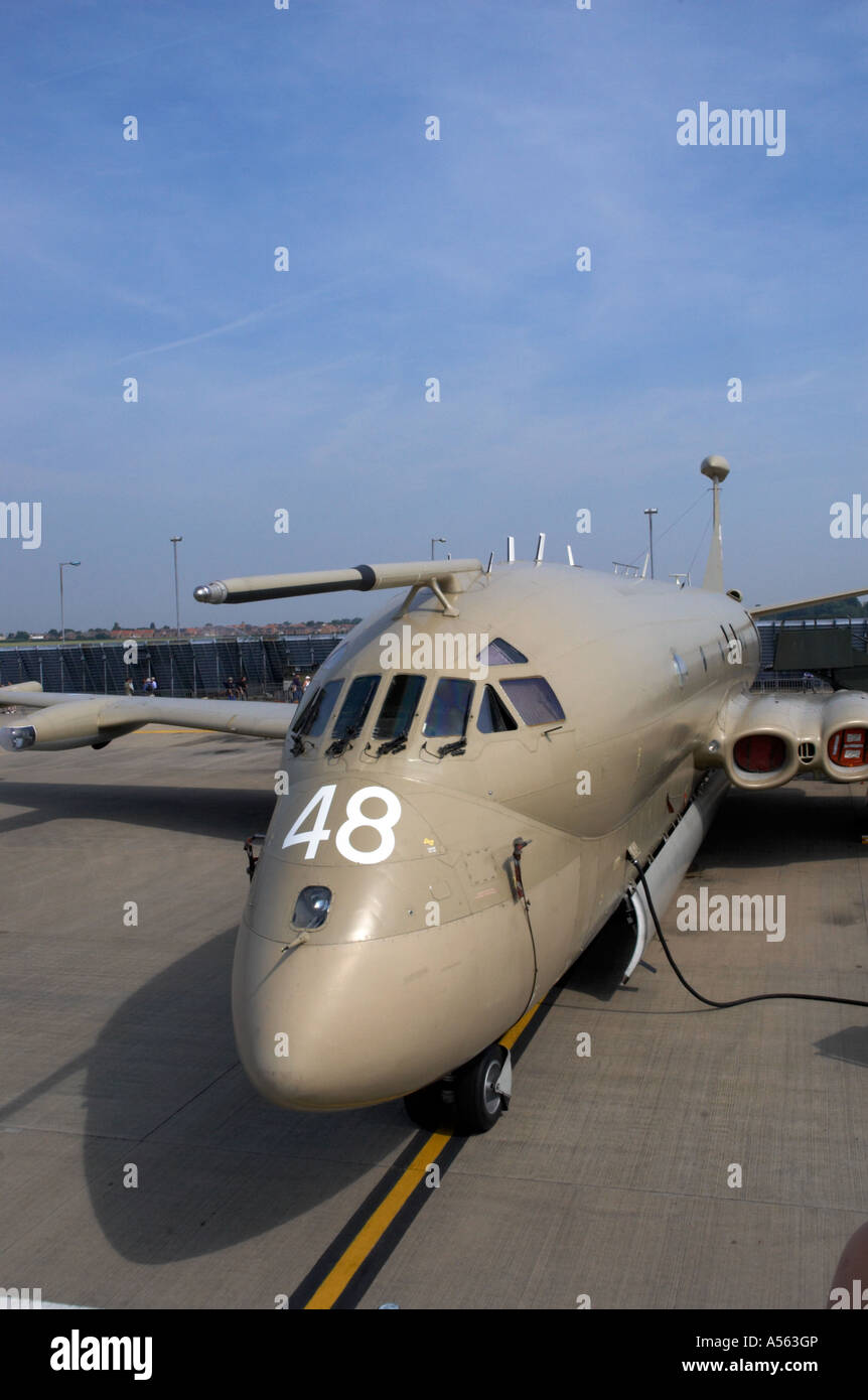 Raf nimrod hi-res stock photography and images - Alamy