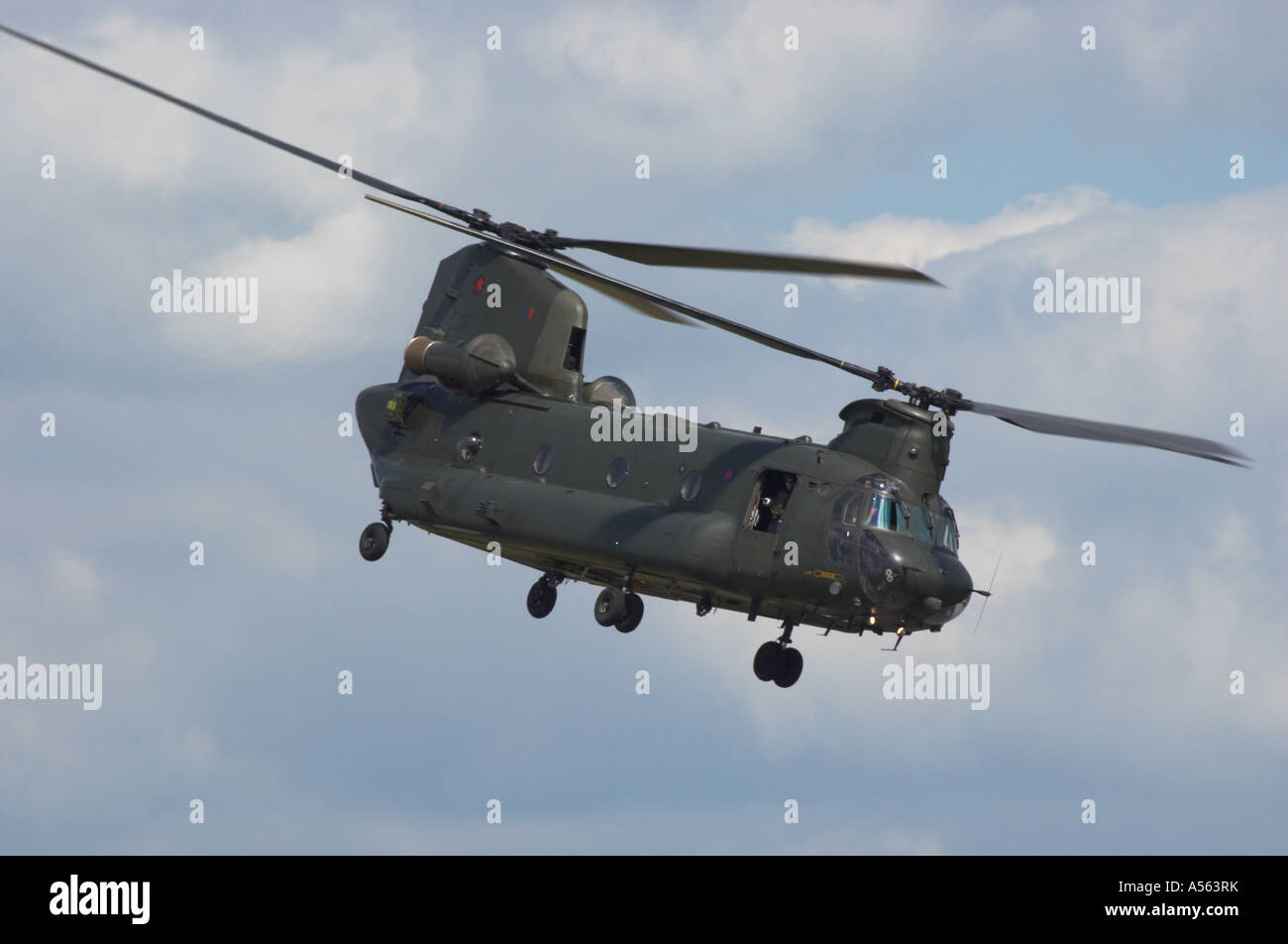 RAF Chinook in Flight Stock Photo - Alamy