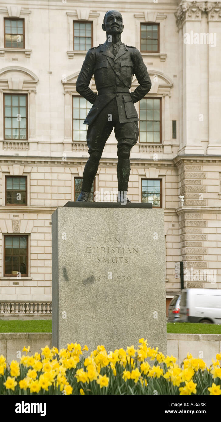 Jan smuts statue parliament square hi-res stock photography and images ...