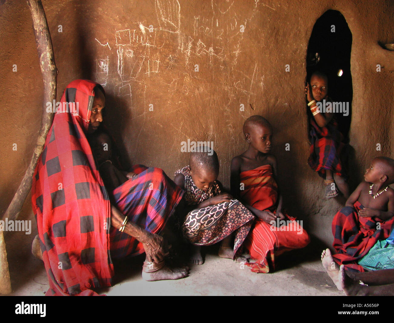 Painet iy7572 tanzania watatulu tribal family home mwankale country ...