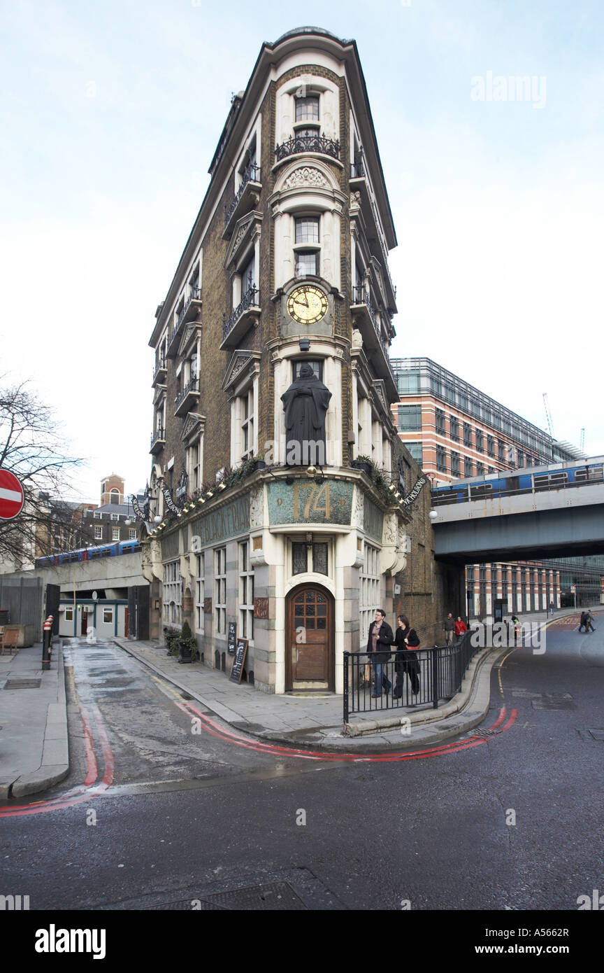 The black friar pub hi-res stock photography and images - Alamy