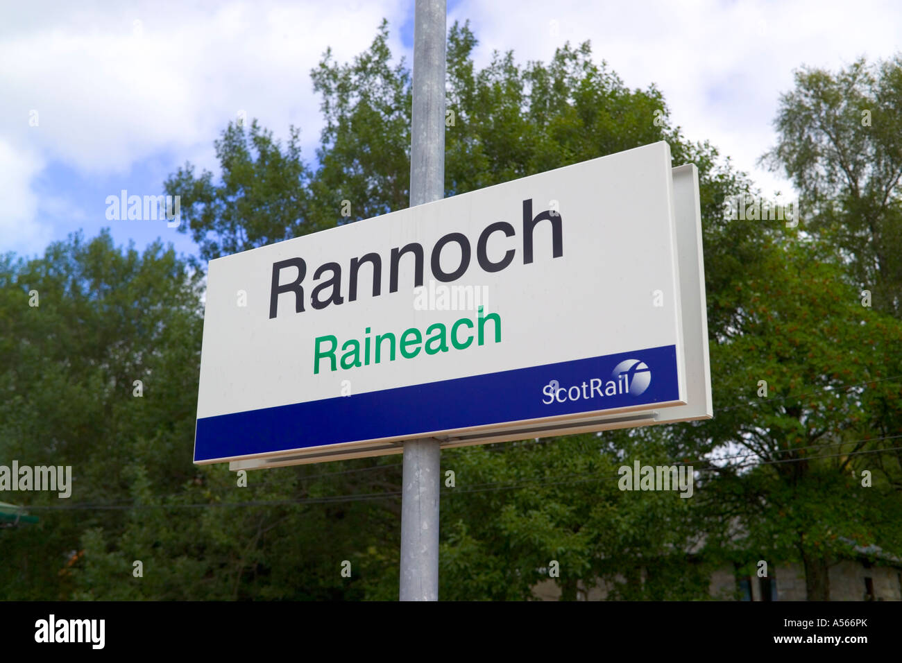Perth railroad station hi-res stock photography and images - Alamy