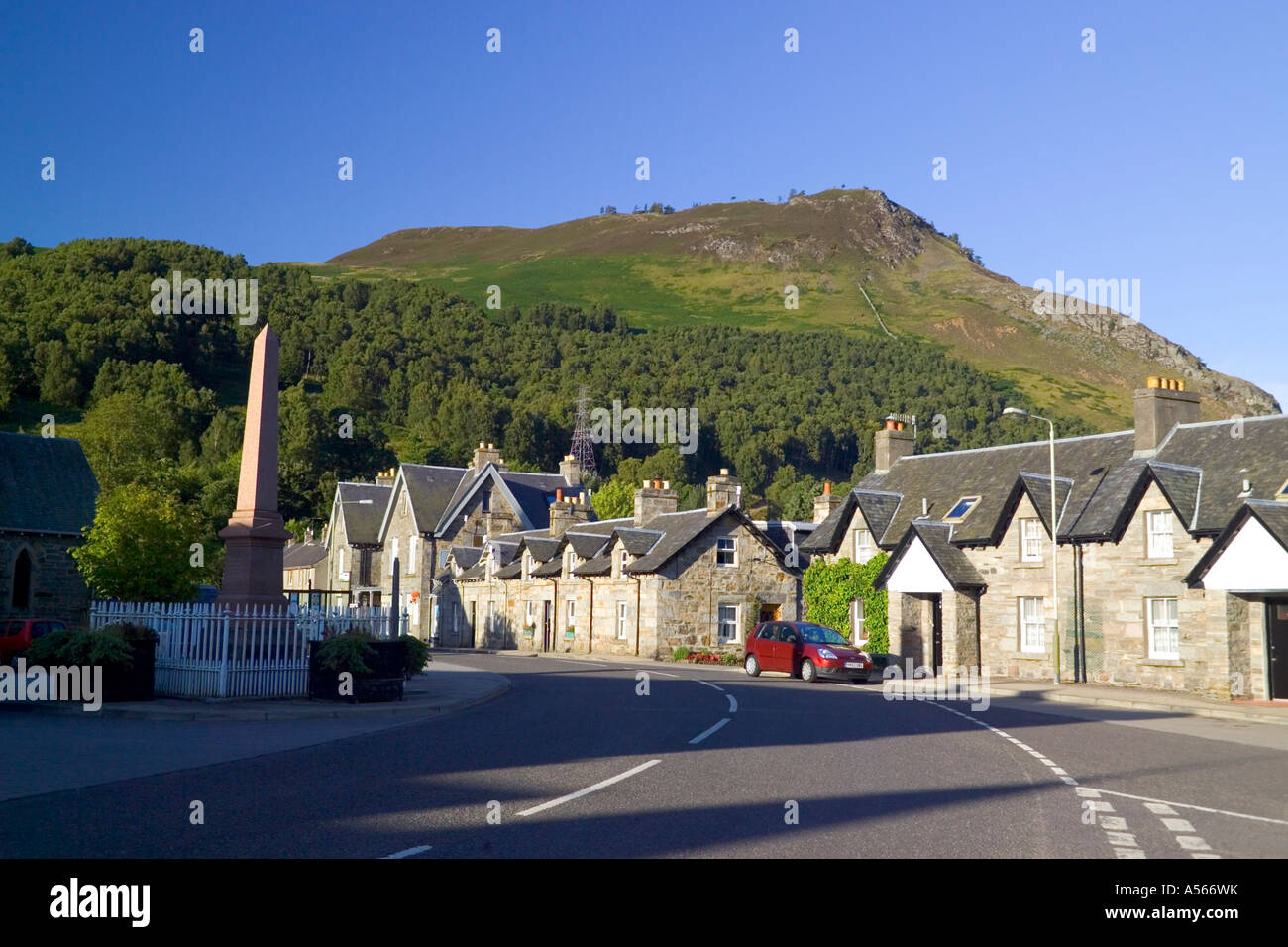 Kinloch rannoch scotland village hi-res stock photography and images ...