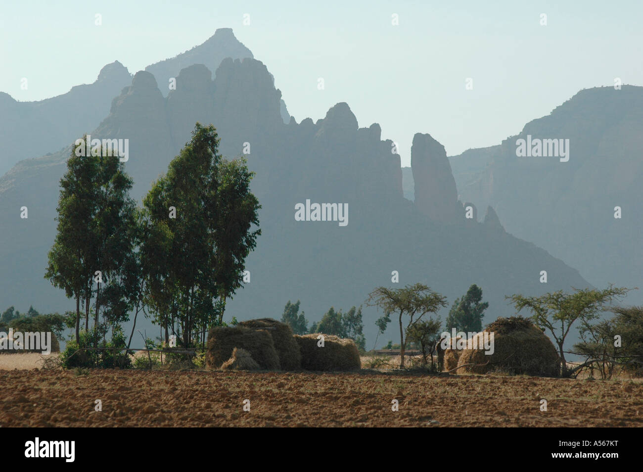 Painet iy7836 ethiopia landscape mountains village ghiraltar tigray ...