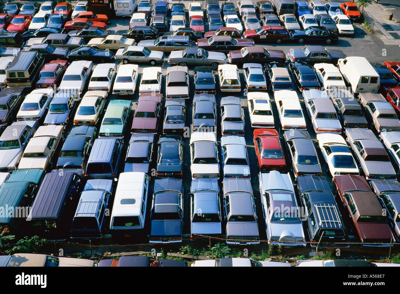 Parking lot filled to capacity Stock Photo - Alamy