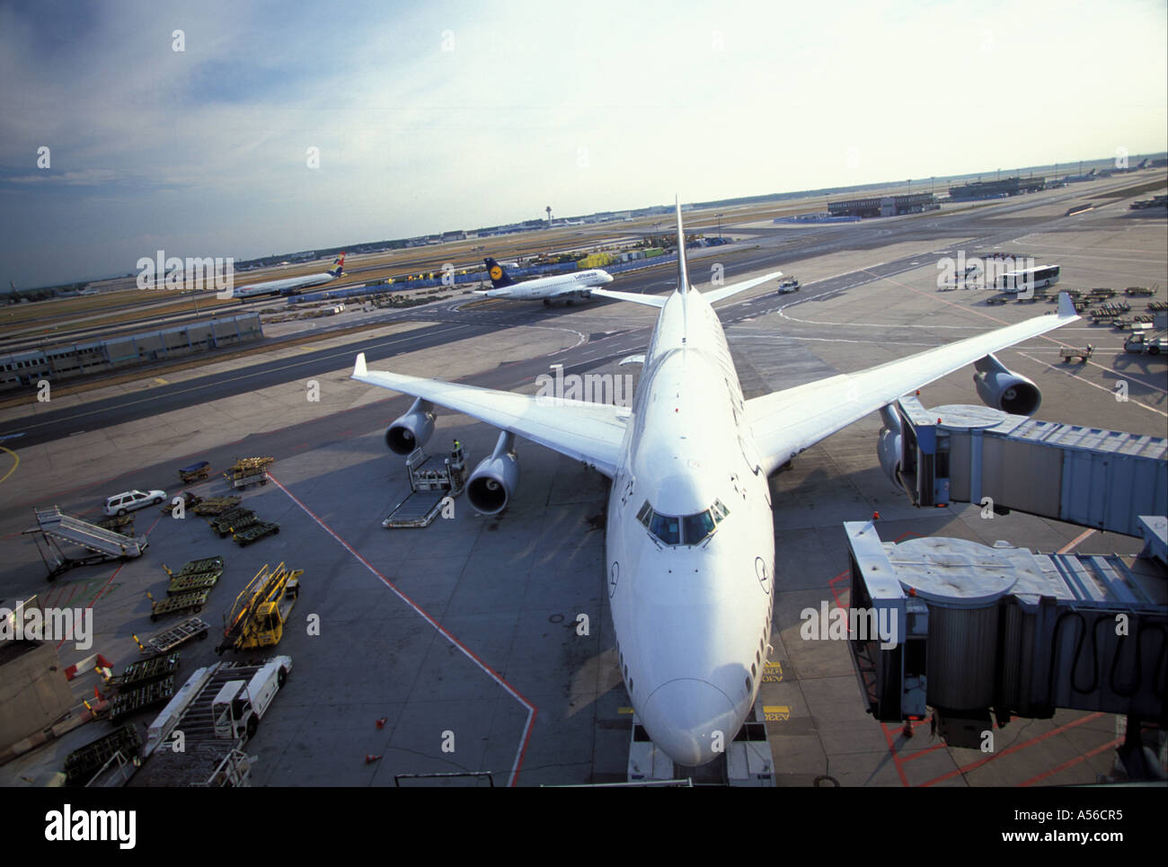 Boarding plane ramp hi-res stock photography and images - Alamy