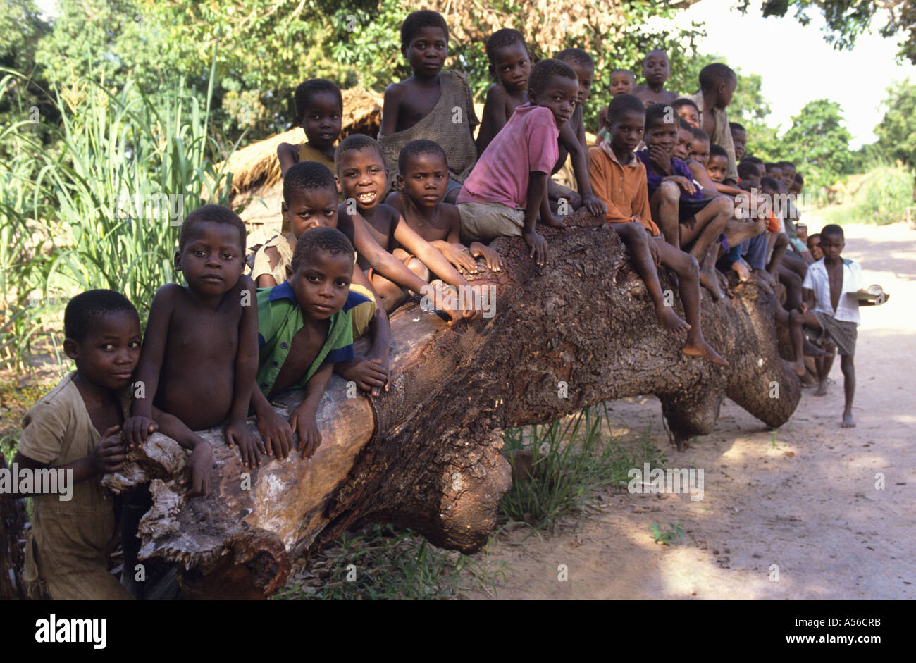 Poor and hungry children hi-res stock photography and images - Alamy