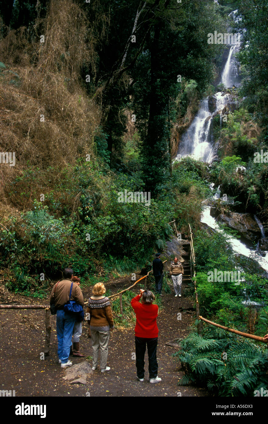 tourists, Velo de la Novia, Brides Veil waterfall, Vicente Perez ...