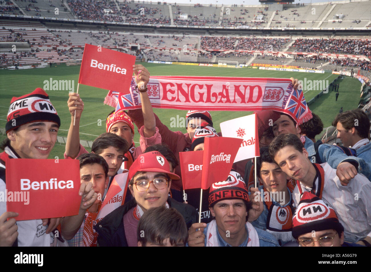 Benfica lisbon fans hi-res stock photography and images - Alamy