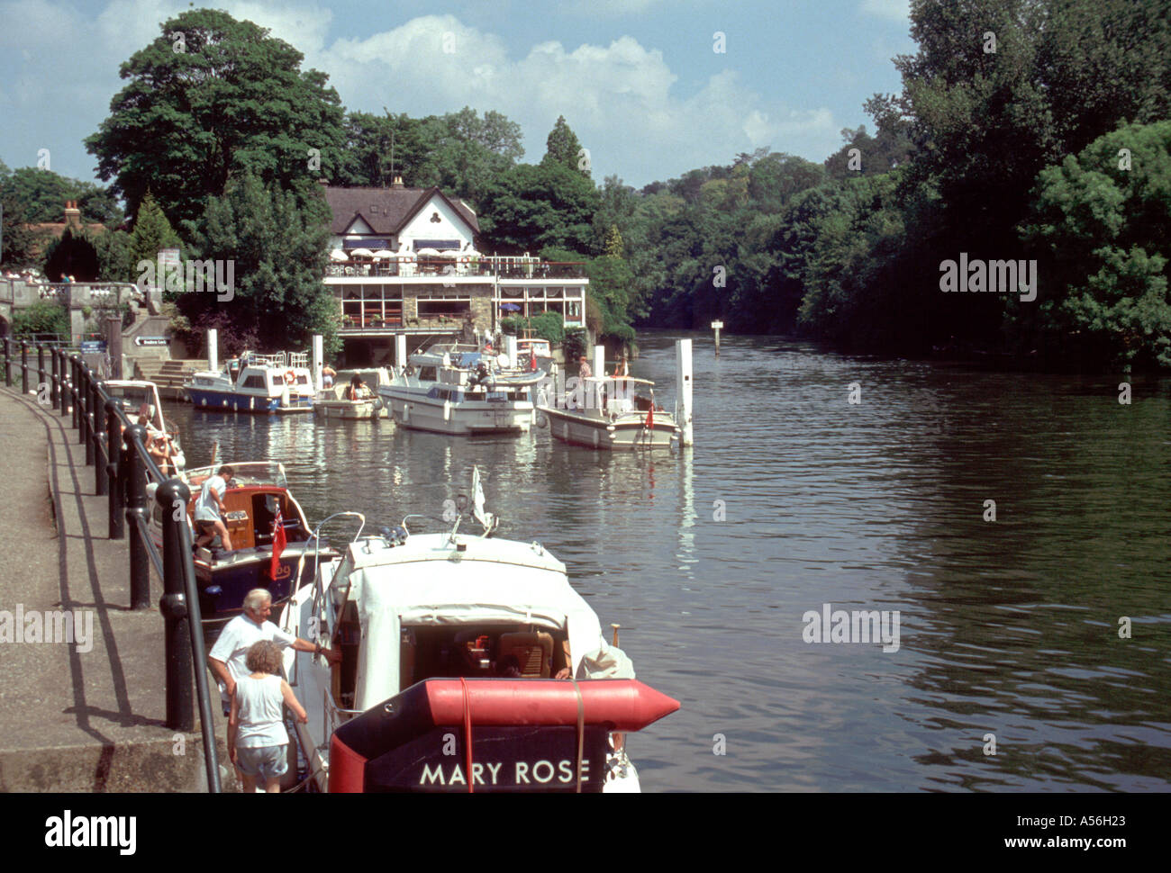 July 1993: The River Thames, Boulters Lock, Maidenhead, Berkshire ...