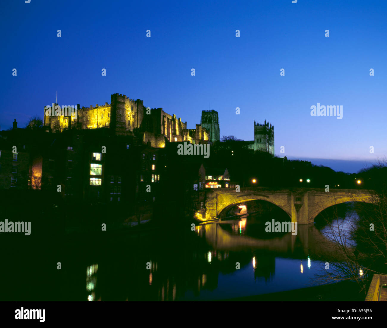 Cathedral and Castle, and Framwellgate Bridge seen over River Wear at ...