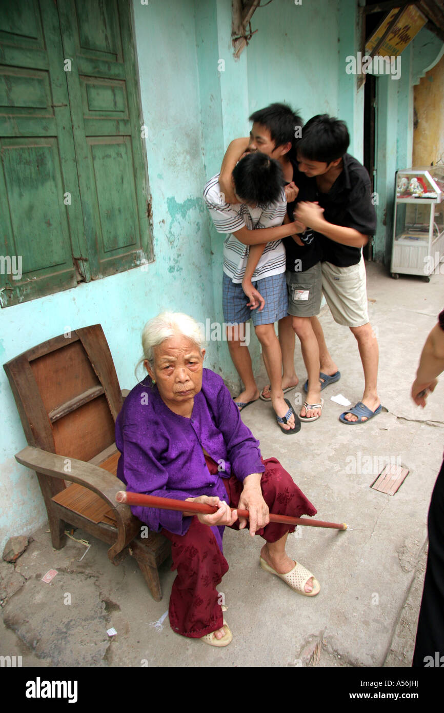Painet iy8680 vietnam street scene hanoi photo 2005 country developing ...