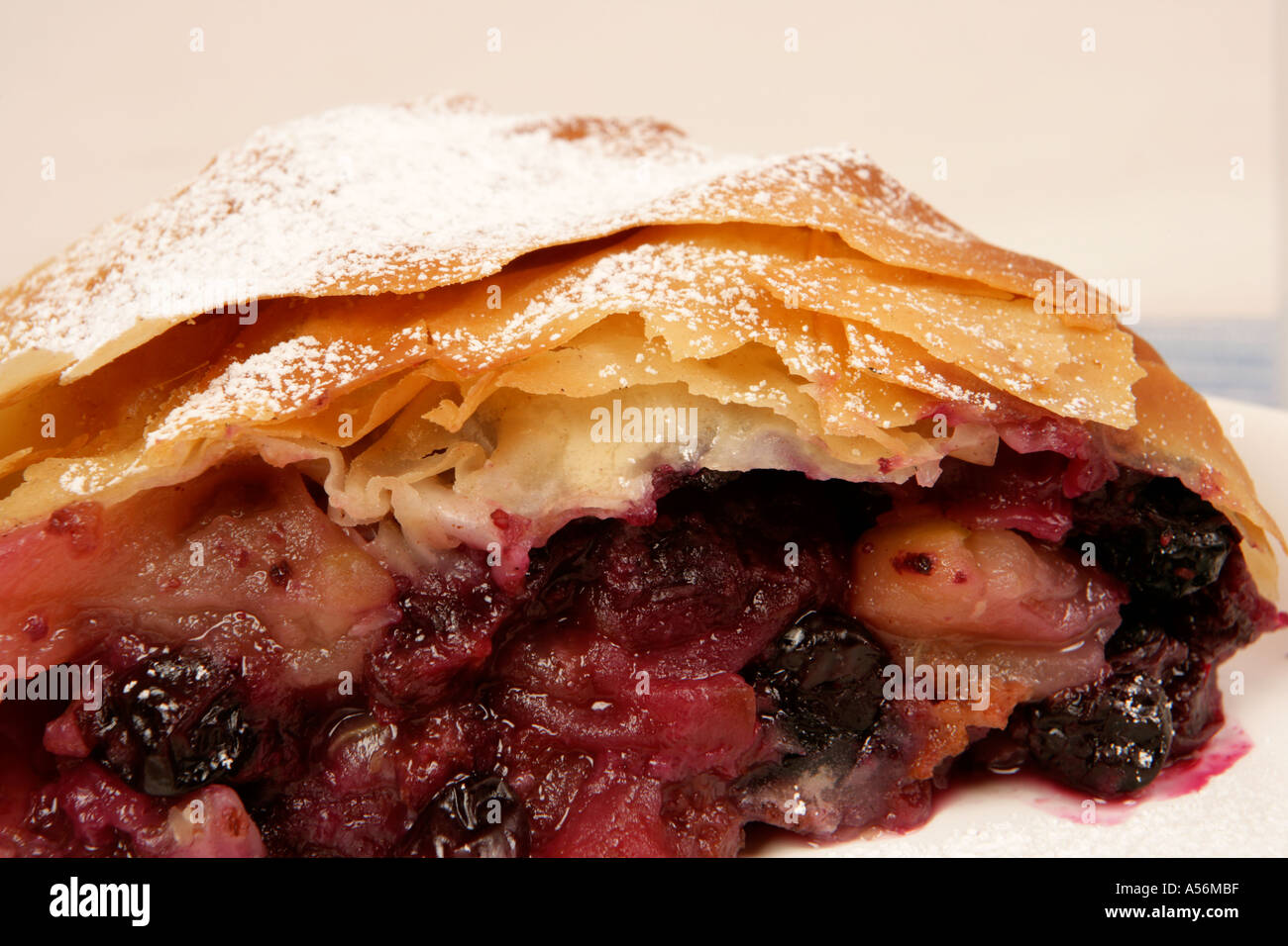 strudle pudding dessert supper dinner sweet healthy fruit pastry crispy ...