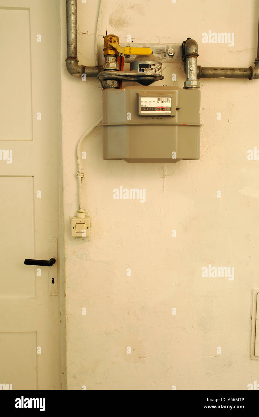 Single gas meter, close-up Stock Photo - Alamy