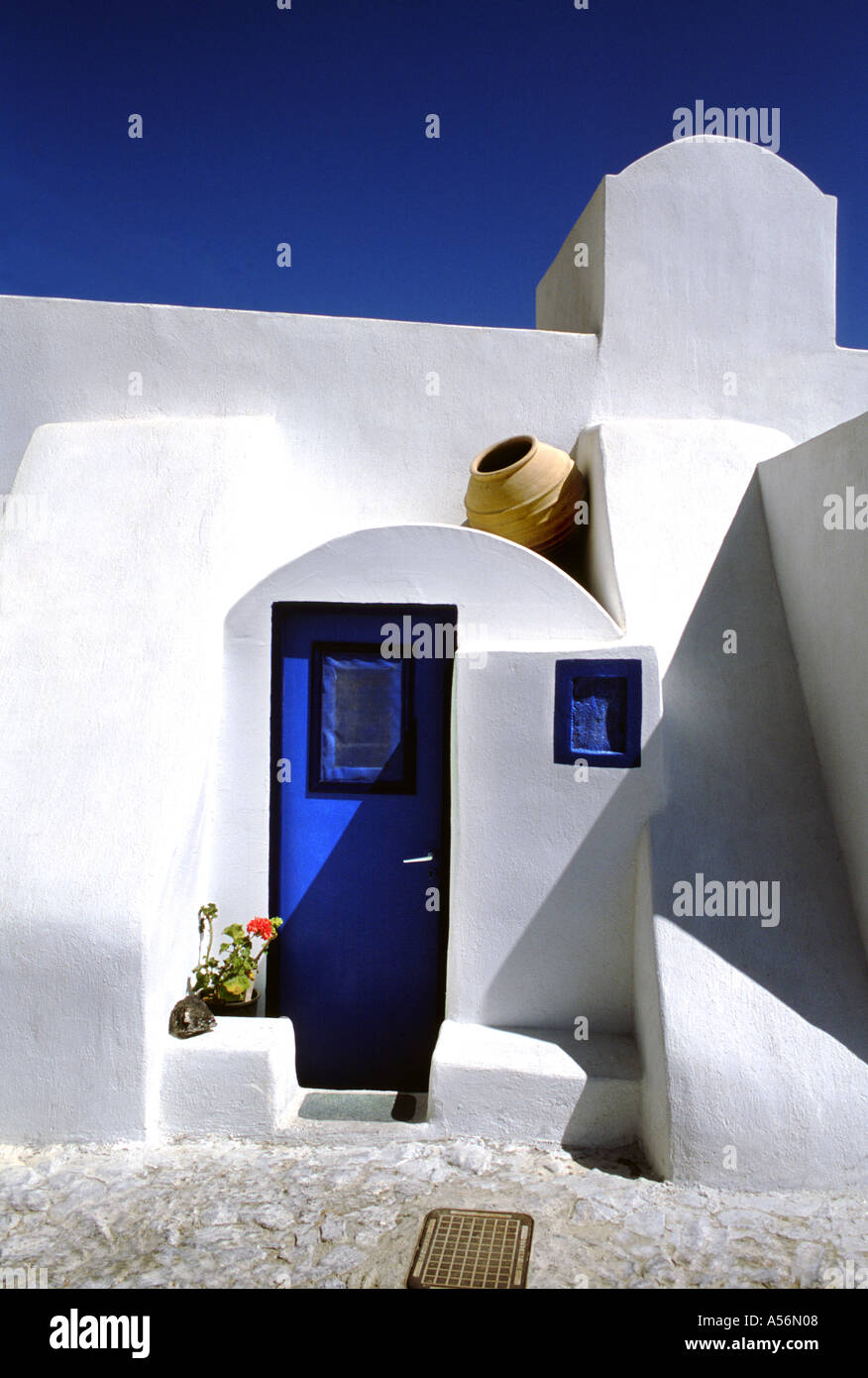Typical cycladic style house hi-res stock photography and images - Alamy
