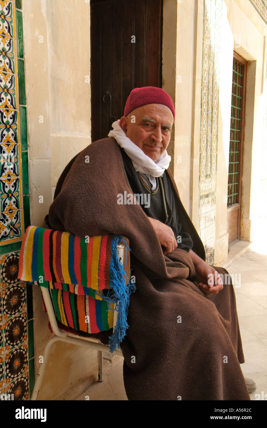 Berber arab man in the Zaouia (Mausoleum) of Sidi Sahab, Kairouan ...