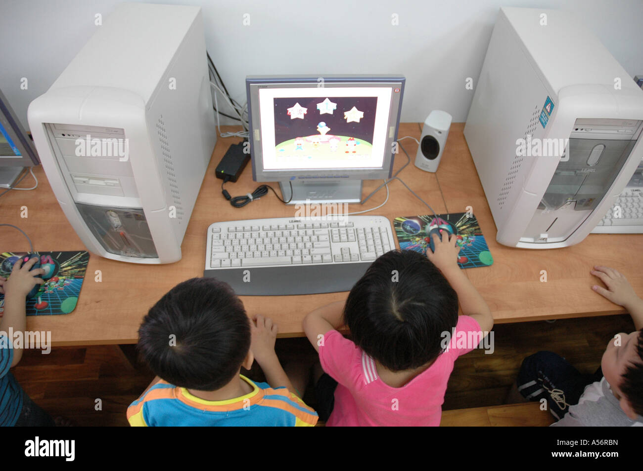 Taiwan children computers hi-res stock photography and images - Alamy