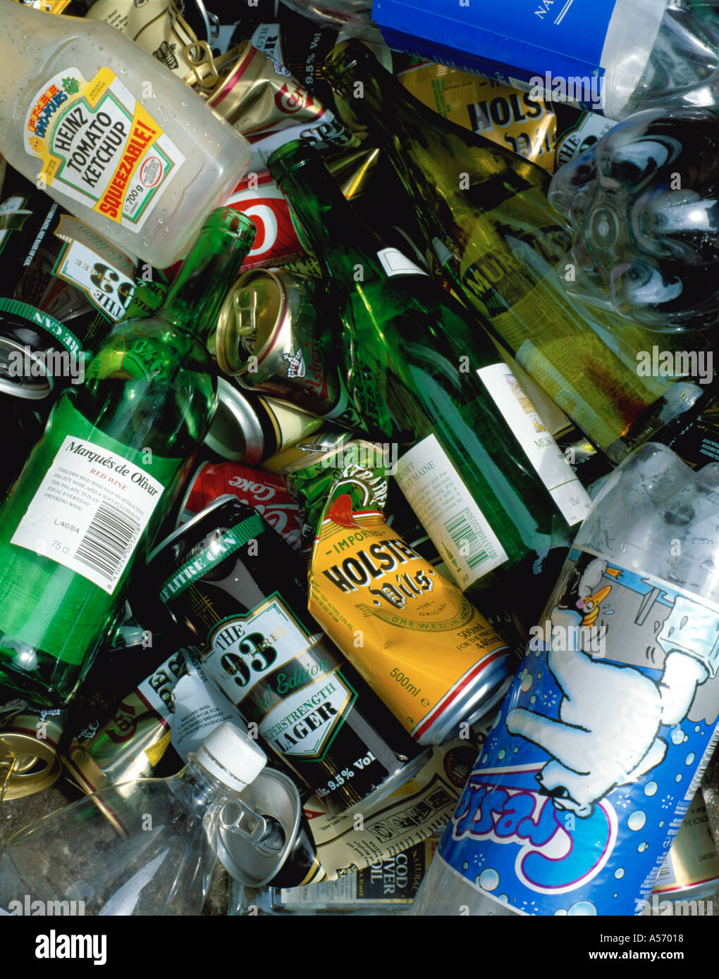 Saving water bottles home hi-res stock photography and images - Alamy