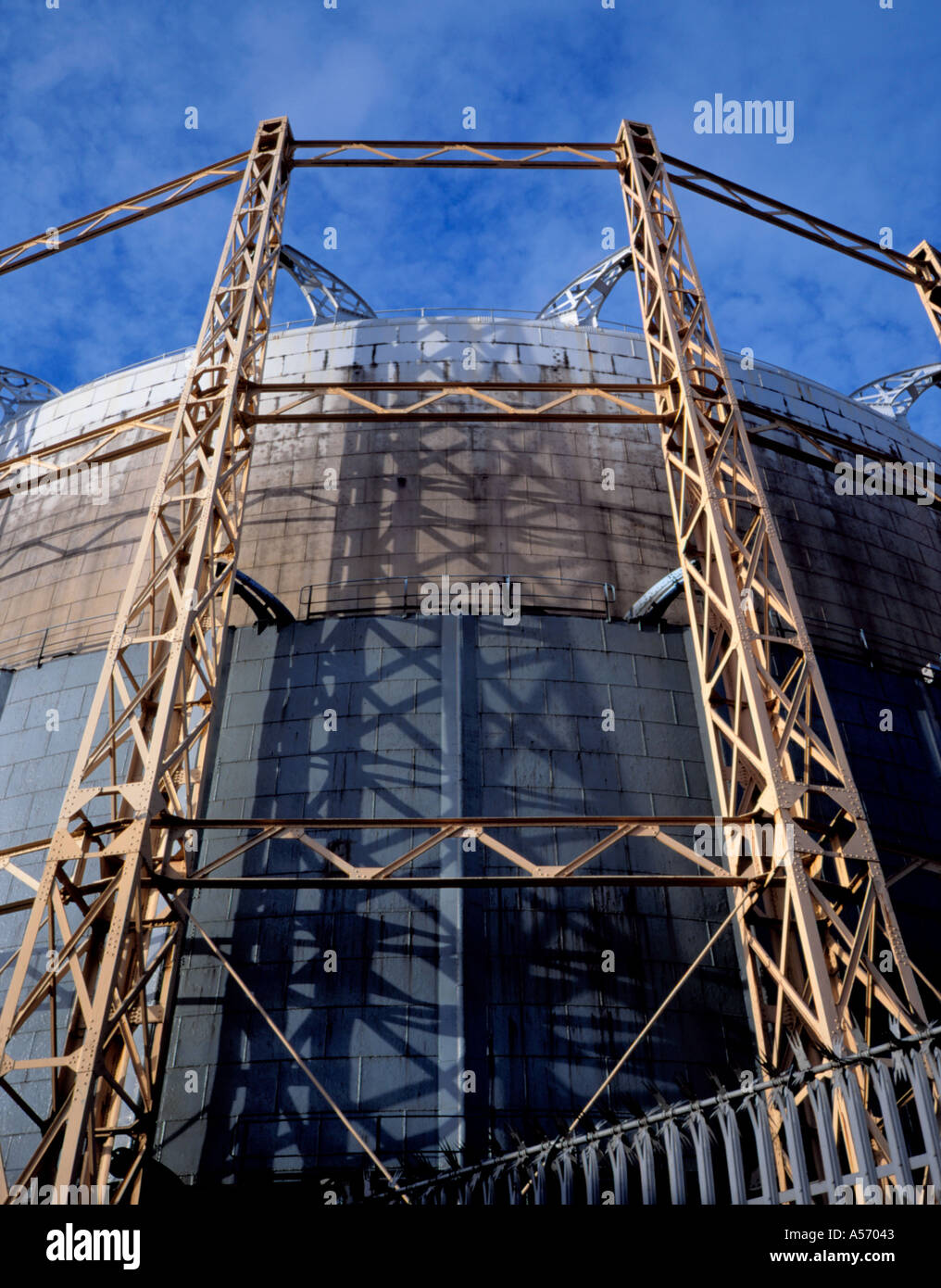 Gas storage cylinder gasometer hi-res stock photography and images - Alamy
