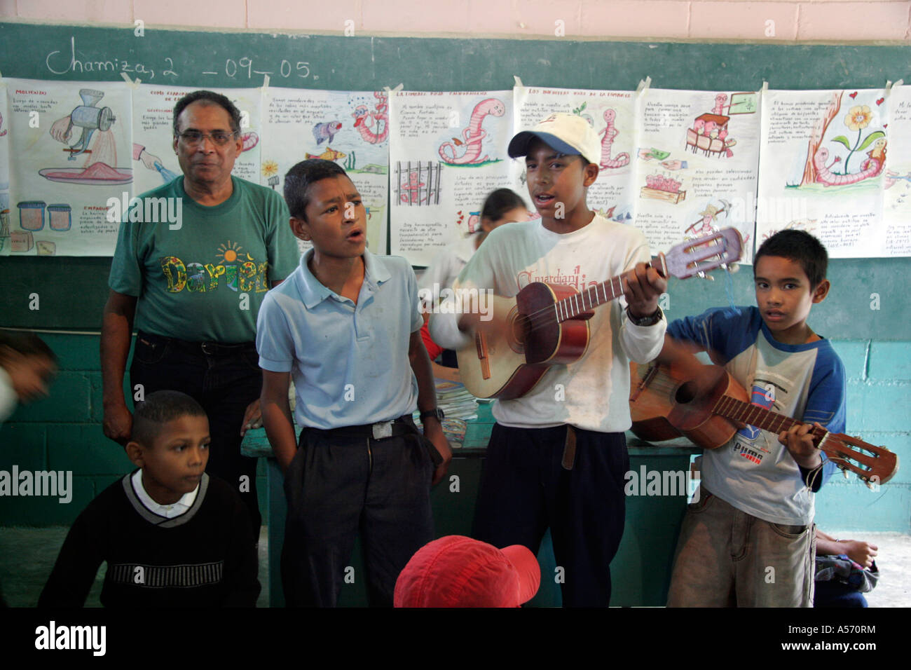 Painet ja1224 venezuela teachers children kids playing music chamiza ... Painet ja1224 venezuela teachers children kids playing music chamiza ...
